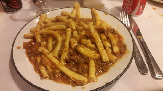 Fue a almorzar a un bodegón , mostró el ticket y asombró a todos por lo ...