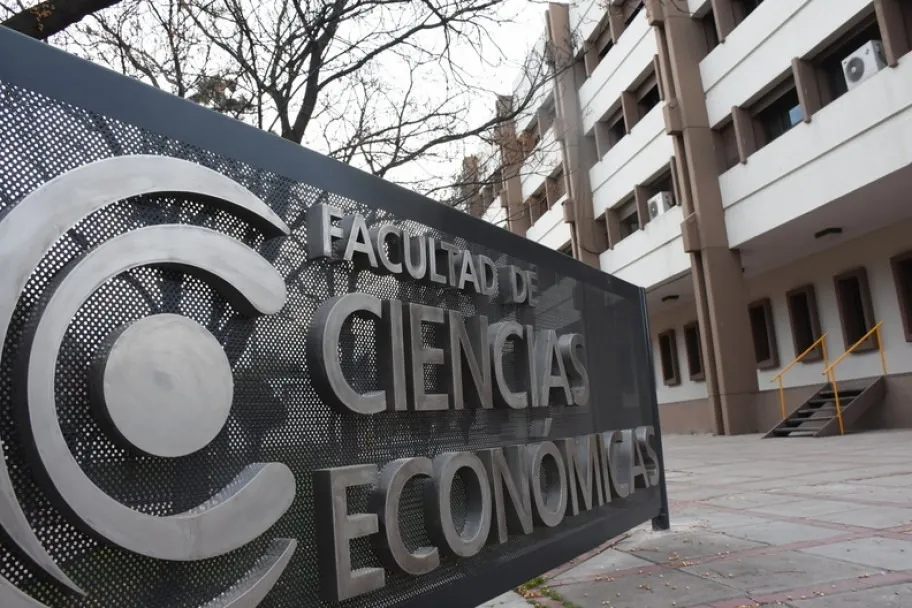 La UNCuyo abrió un espacio de debates: políticos, religiosos y ...
