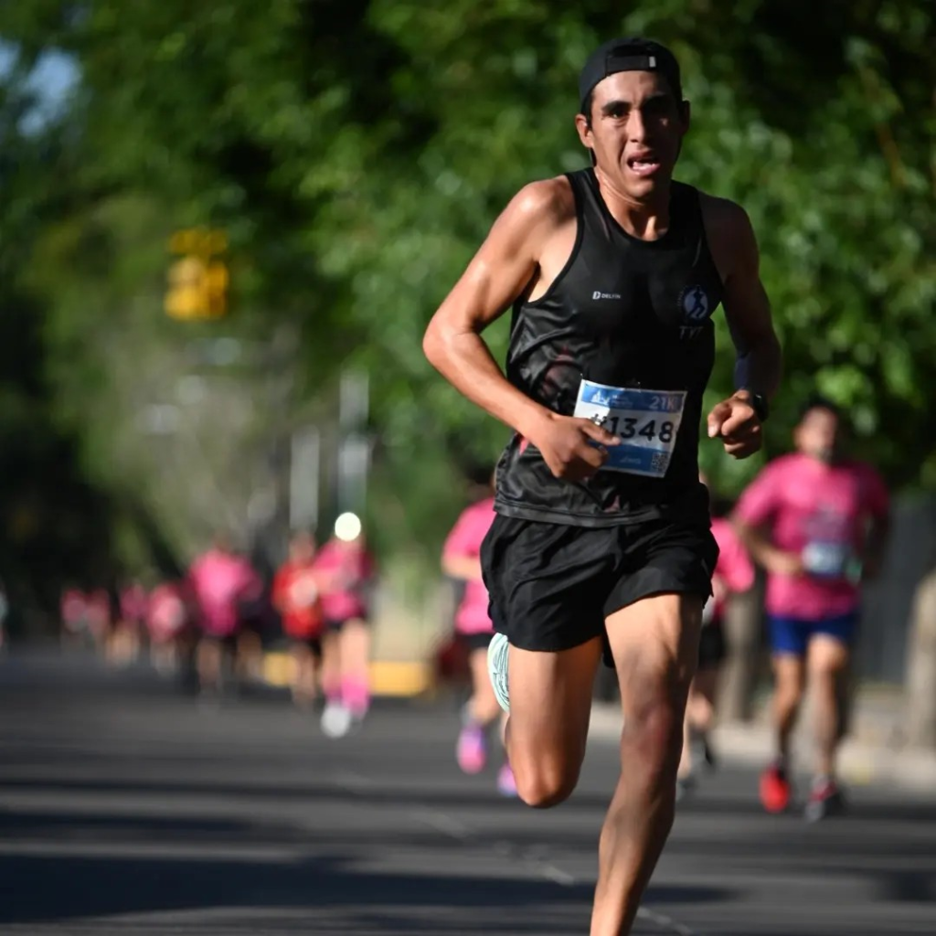 Denis Álvarez: “Poder correr con este nivel me deja muy contento y con ...