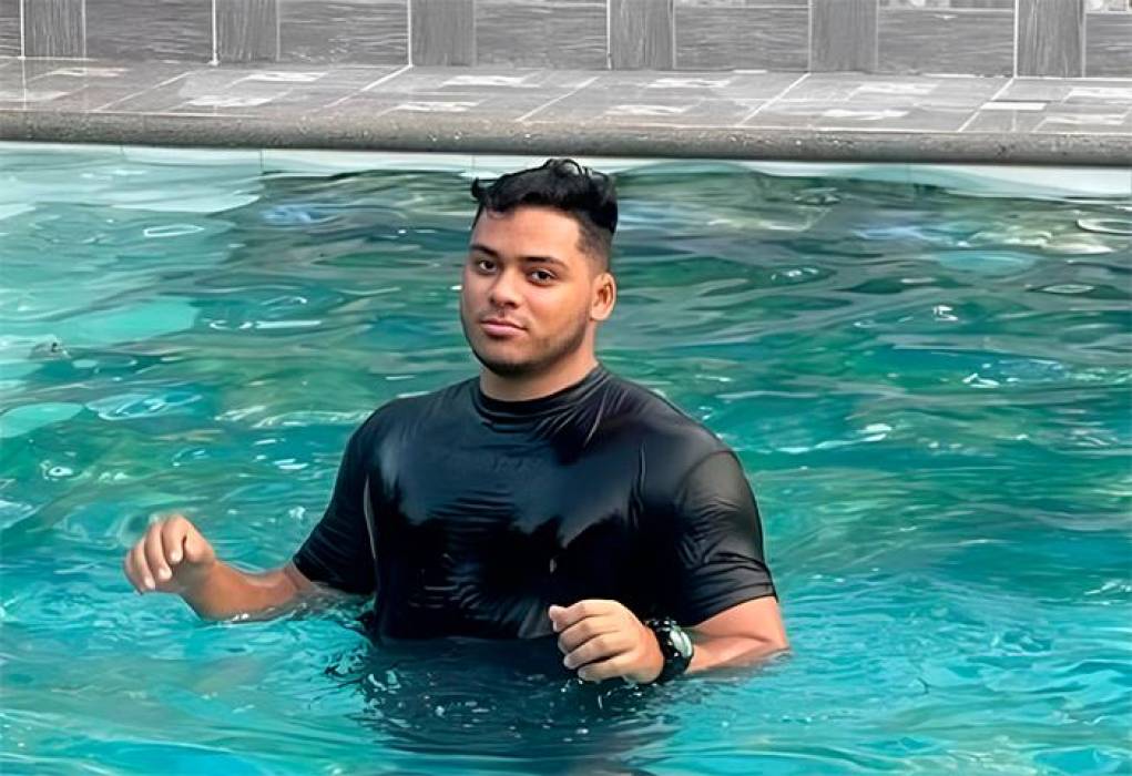 Murió cargando el celular: tenía poca batería en el teléfono, lo ...