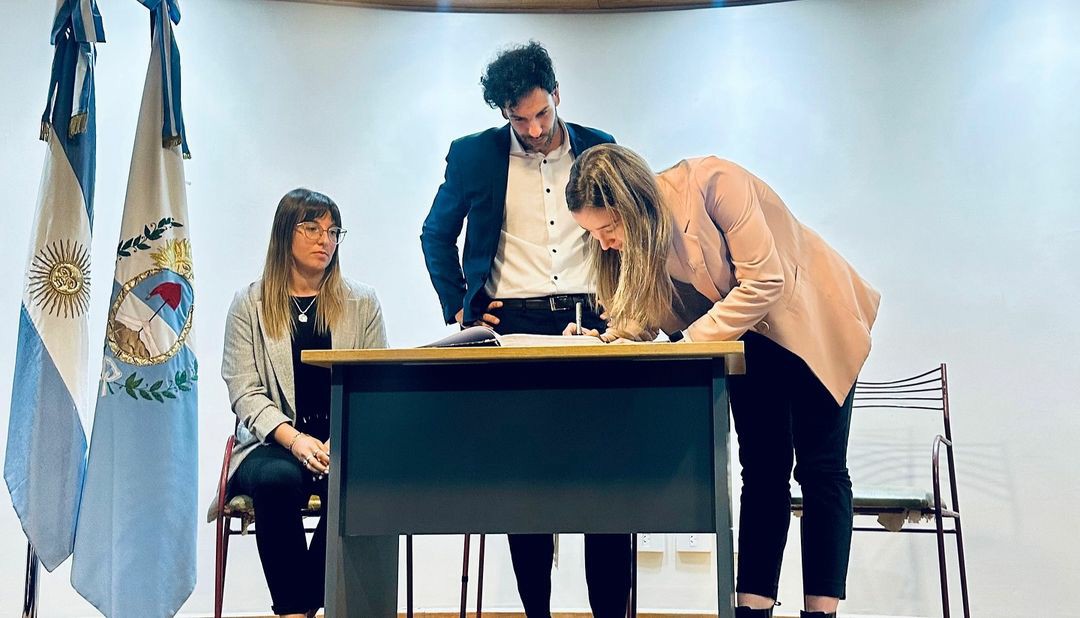 Naim Yapur asumió como presidenta de la Comisión de Jóvenes Abogados de ...