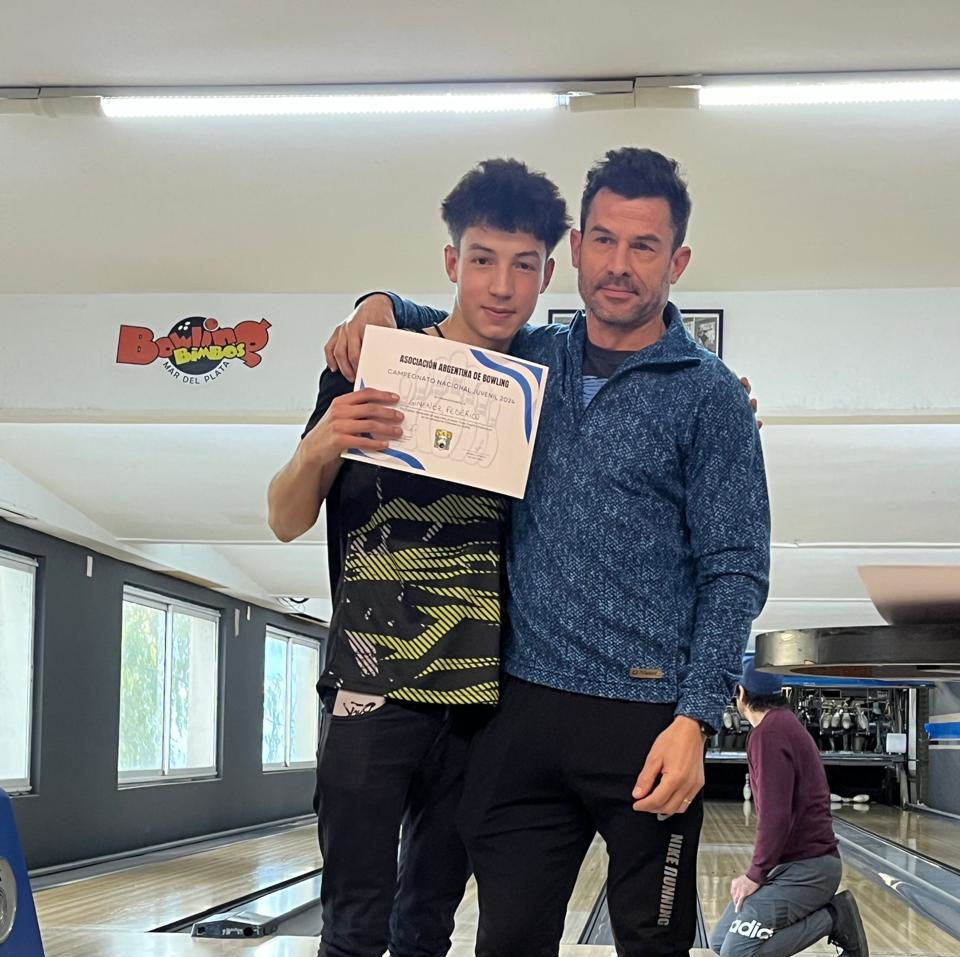 Federico Giménez se consagró subcampeón argentino de bowling - Diario ...