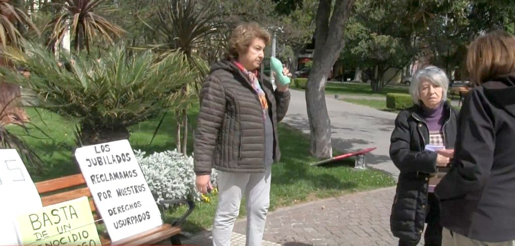 Invitan los abuelos a sumarse: jubilados se juntan todos los miércoles ...