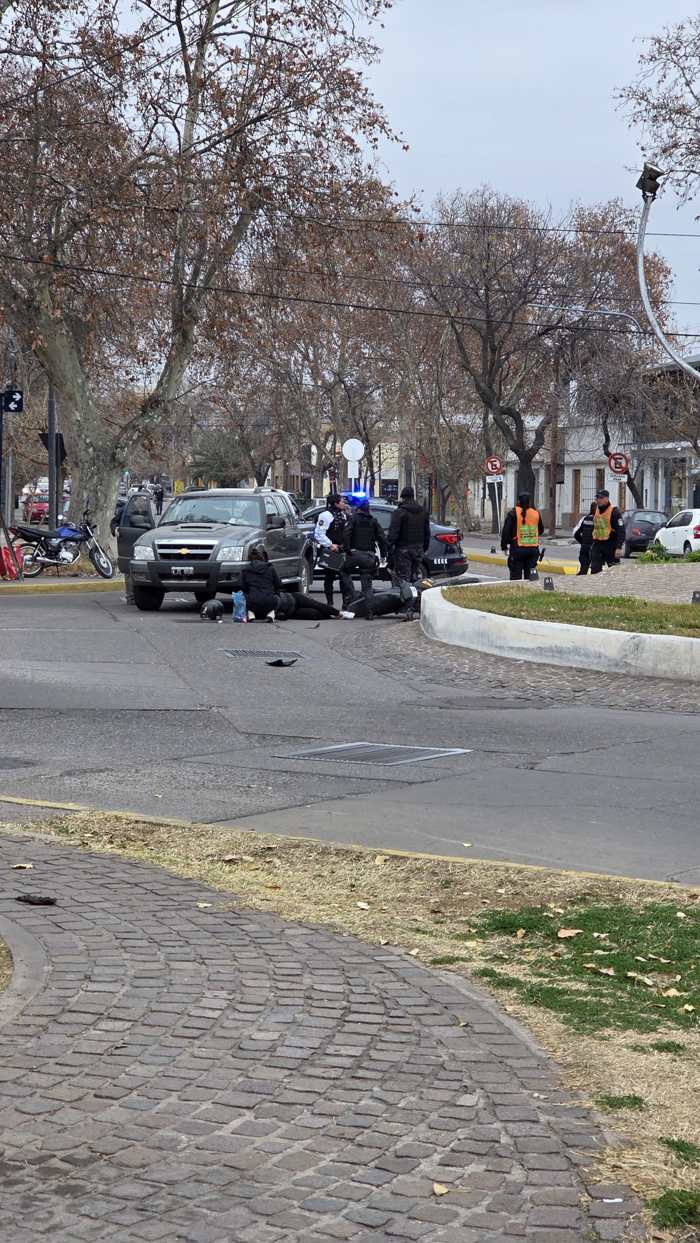 Hace instantes: choque en la rotonda de la Bandera deja una mujer ...