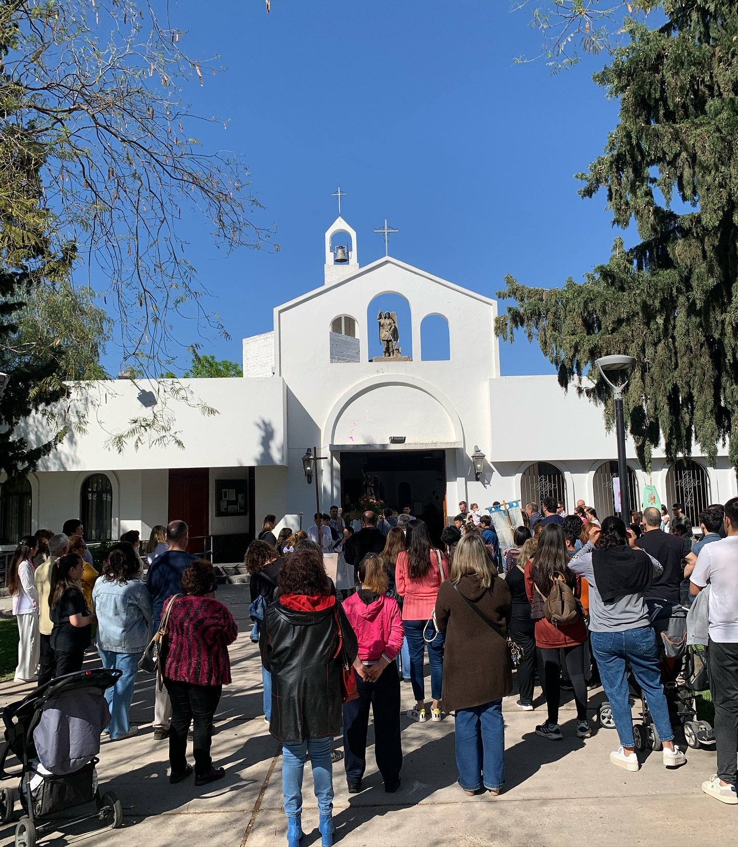 San Rafael celebra la novena y fiesta patronal en honor a San Miguel ...