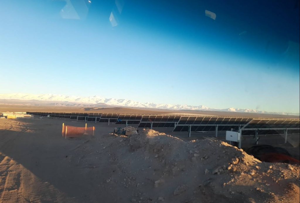 Ya se instalan paneles en el Parque Solar Agua del Toro y llegan ...