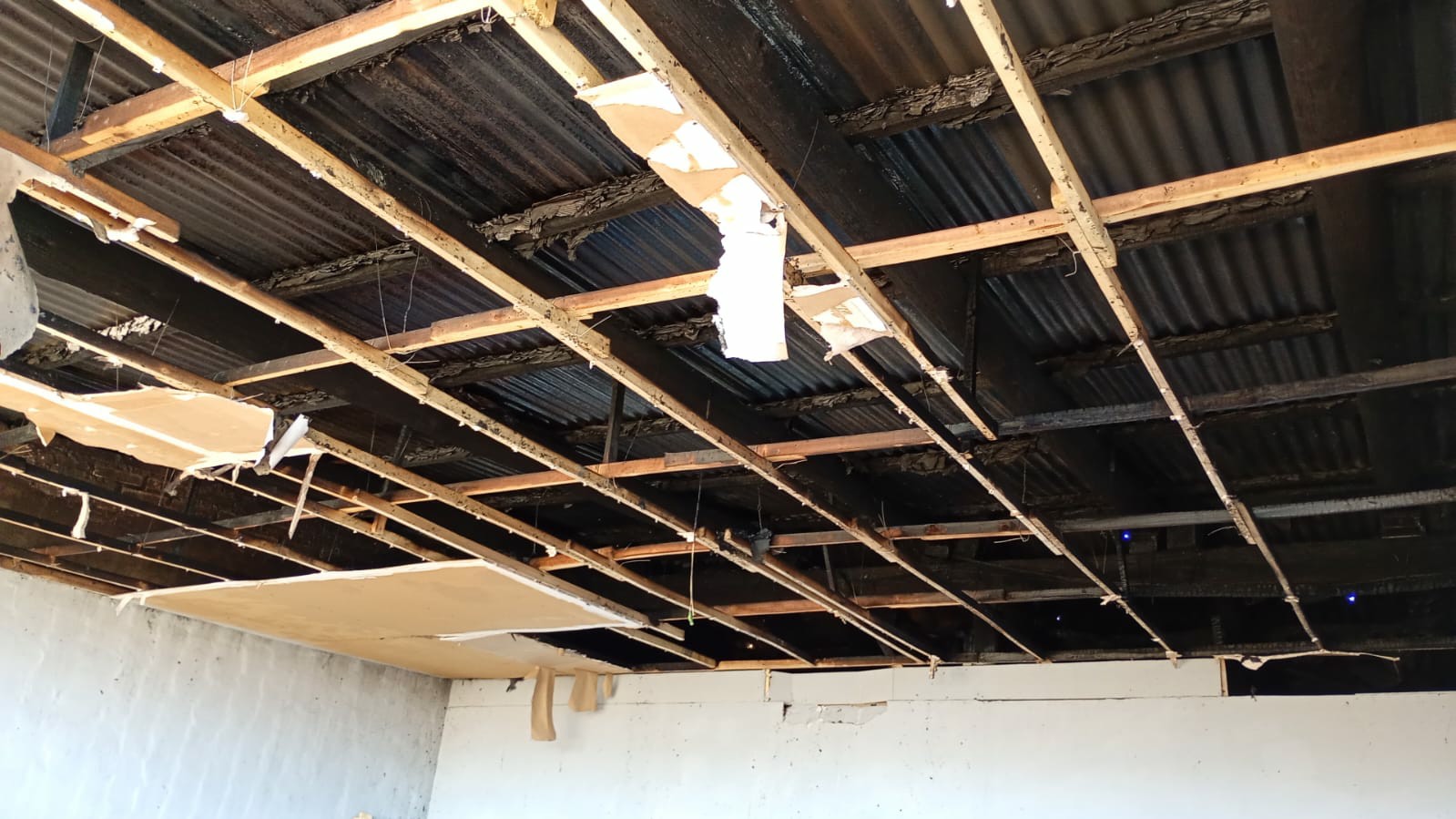 Un incendio destruyó parte de una vivienda y su dueño solicita ayuda ...